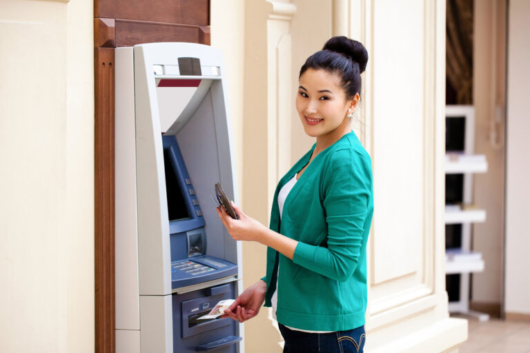 A Complete Guide to Current Account vs Savings Account - Pesan By Qoala