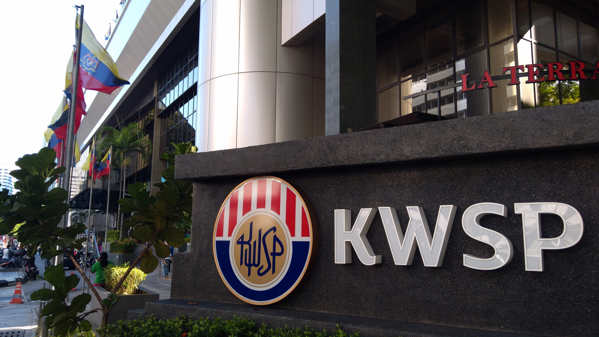3 Effective Medium of EPF Self Contribution You Must Know - Pesan By Qoala